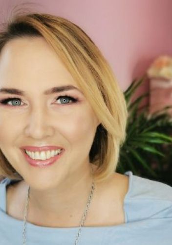 Julia Małecka | Autorka: Wszystkie książki, wywiady, artykuły ...