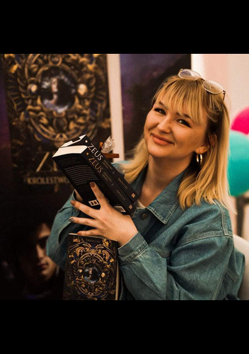 Emilia J. Lee | Autorka: Wszystkie książki, wywiady, artykuły ...